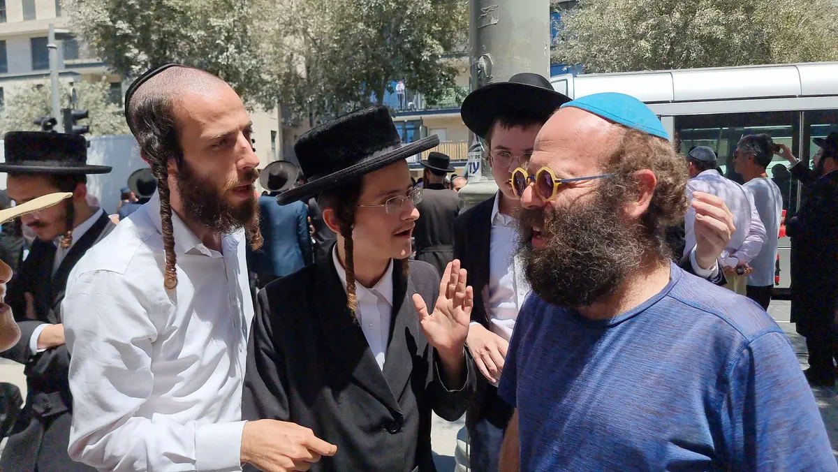 Violence breaks out at anti-draft protest in Jerusalem | Israel ...