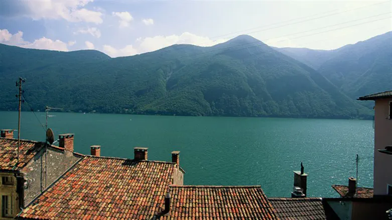 Swiss Jews gather to discuss how to help Ukrainian refugees | Israel ...