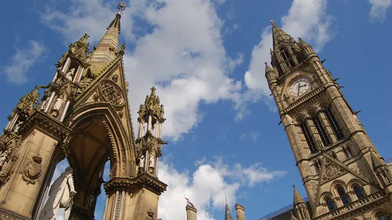 Anti-Israel activists in Britain steal busts of Israel's first President