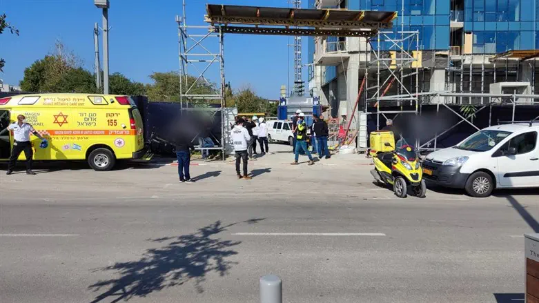 Tel Aviv: 2 workers killed in 40-story fall