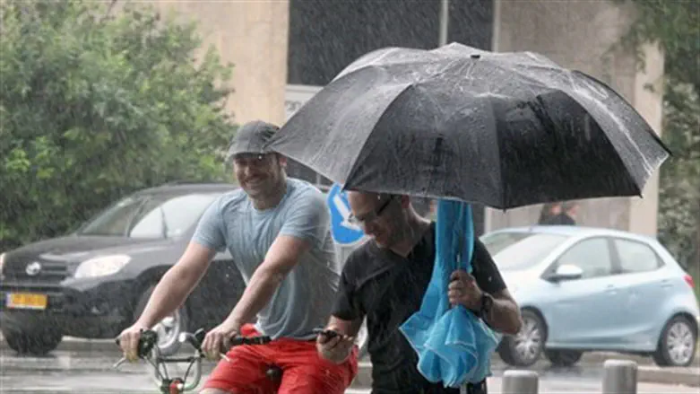 Light rainfall to give way to warmer temperatures | Israel National News