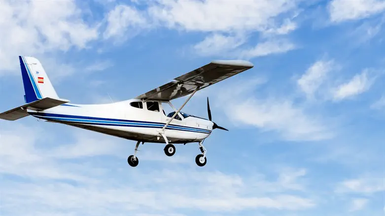 Mississippi: Plane lands safely after threatening to crash into Walmart ...