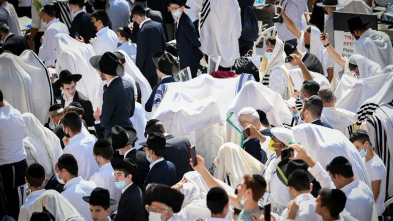 Watch: Torah dedication, Hakhel, and simchat beit hashoeva at the ...