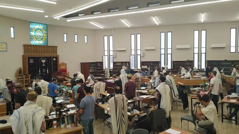 Record number of new students in Tel Aviv yeshivas | Israel National News