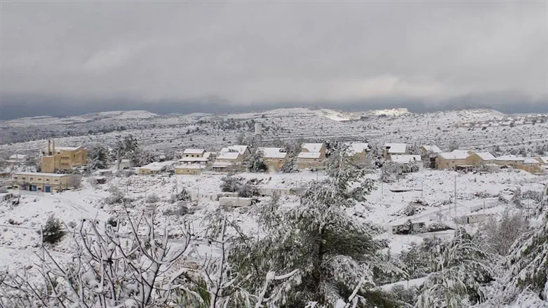 Winter weather: Snow, rain, & storm winds up to 100 kph on the way ...