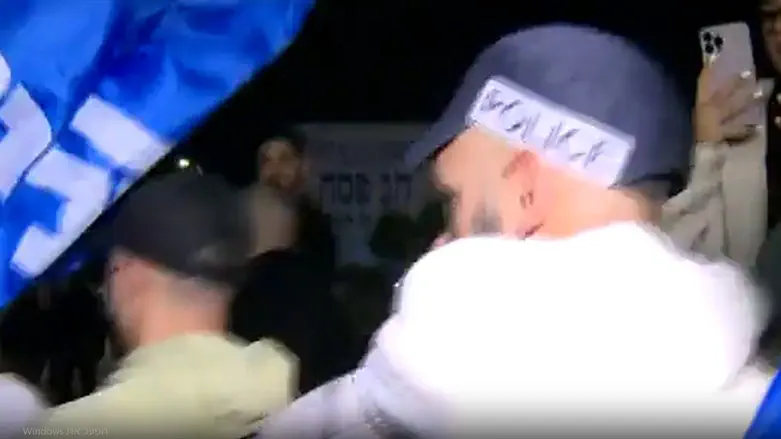 Channel 13 News team violently attacked during protest in Or Akiva ...