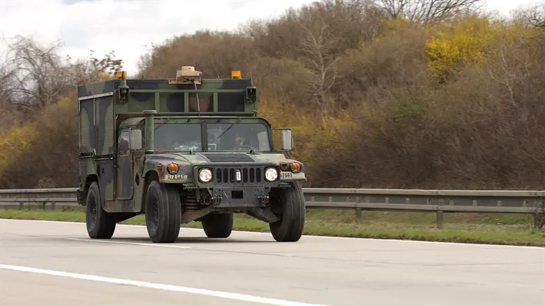 Soldier steals Humvee for family vacation | Israel National News
