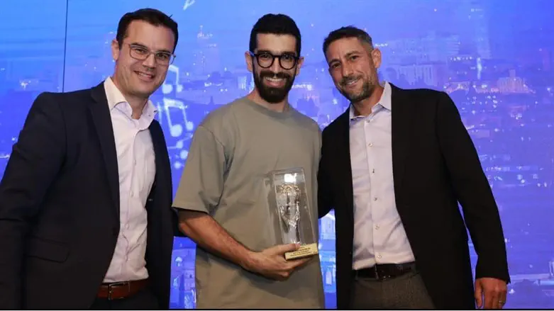 Famous Israeli singer Hanan Ben Ari honored by Christian Zionist ...