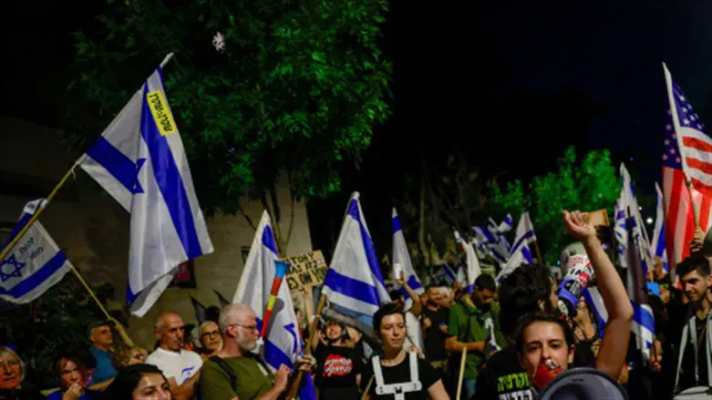 Protestors block roads near US embassy branch | Israel National News