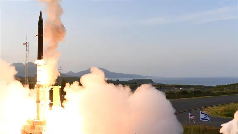 Israel, Germany sign historic agreement on sale of Arrow-3 system