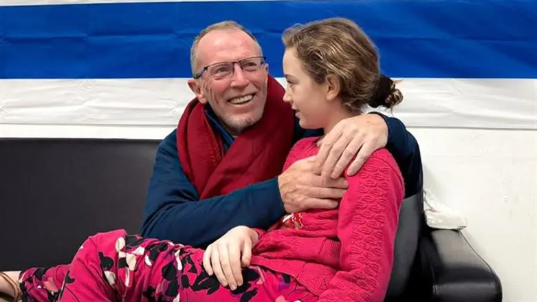 Watch: Freed nine-year-old Emily Hand sings 'Ma Nishtana' | Israel ...