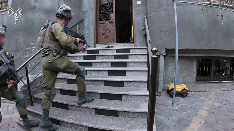 Givati troops eliminate terrorists emerging from tunnel | Israel ...