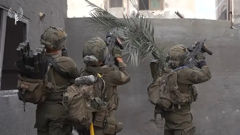 Tank fire and aerial assistance: IDF releases footage from raid on Khan ...