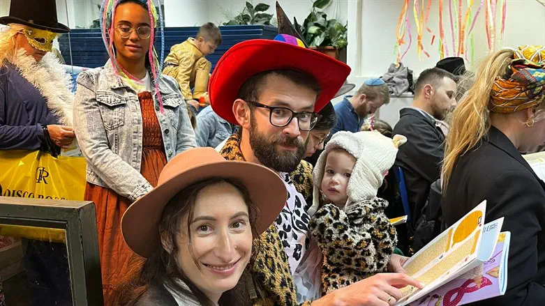 Hundreds of Purim events to focus on national unity in wartime | Israel ...