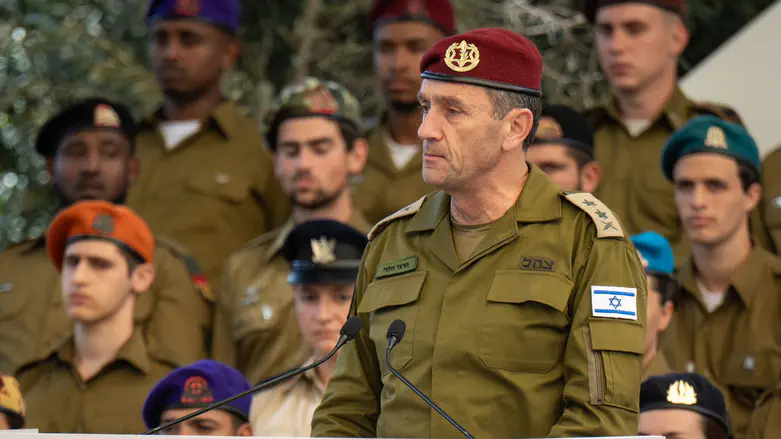 'Outstanding soldiers - Go forth and succeed!' | Israel National News