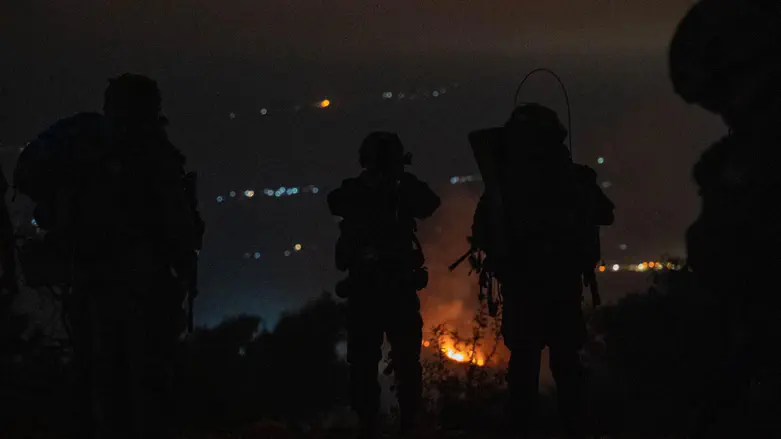 Dramatic footage: IDF troops detain Iranian operative in Syrian ...