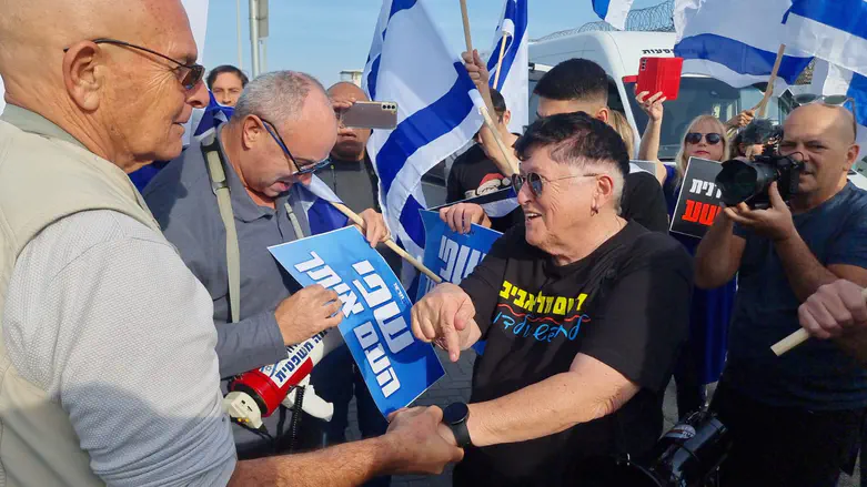 Tel Aviv activist enters prison: 'Mark of shame on the court's forehead ...