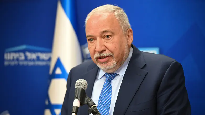 Liberman: 'I'll join coalition if there is universal conscription ...