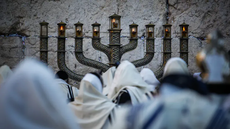 Lights of unity | Israel National News