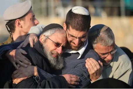 Tamar Fogel Visits Pollard | Israel National News