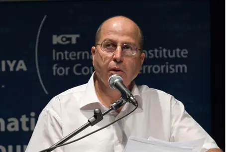 Ya'alon: Barak Would be 'Troublemaker', Liability | Israel National News