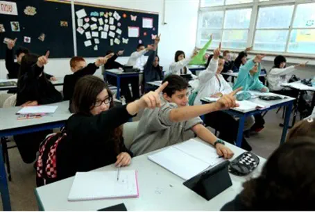 Official Explains Ultra-Leftist Teacher Fiasco | Israel National News