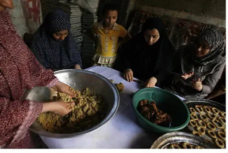 Ramadan Feast Food Poisoning Kills 45 from ISIS | Israel National News