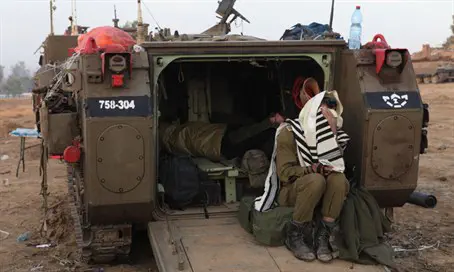 IDF orders religious officer to shave his beard | Israel National News