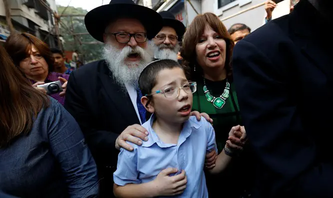 Moshe Holtzberg returns to scene of Mumbai Massacre | Israel National News