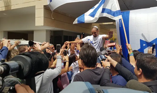 Watch: Azariya family celebrates | Israel National News