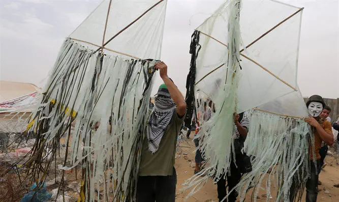Terror kite from Gaza lands in haredi community | Israel National News