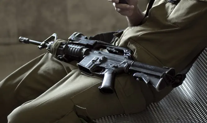 21 weapons stolen from IDF so far this year | Israel National News