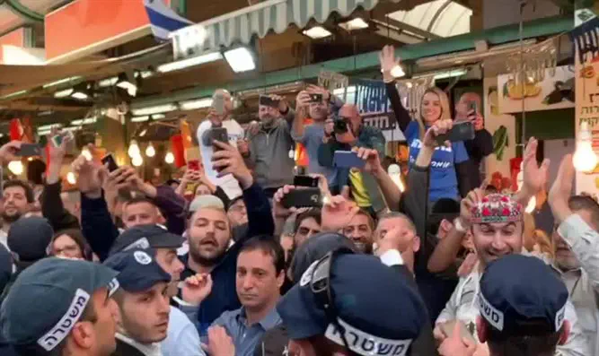 Teen who hurled tomato at Netanyahu detained for questioning | Israel ...