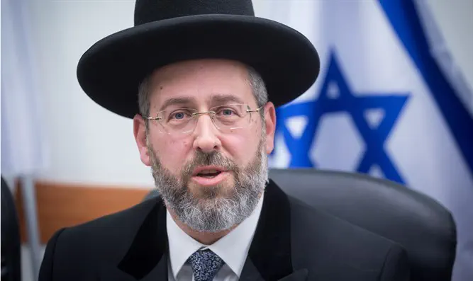 Rabbi David Lau urges: Come to Meron early, leave for home early ...