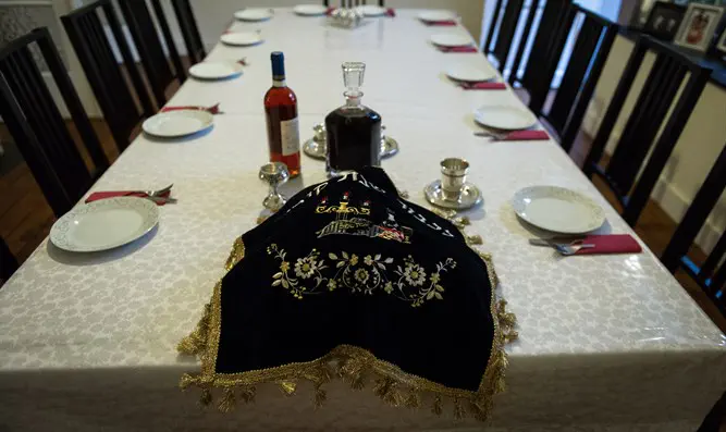 Inside private hasidic Sabbath dinner as a non-Jew | Israel National News