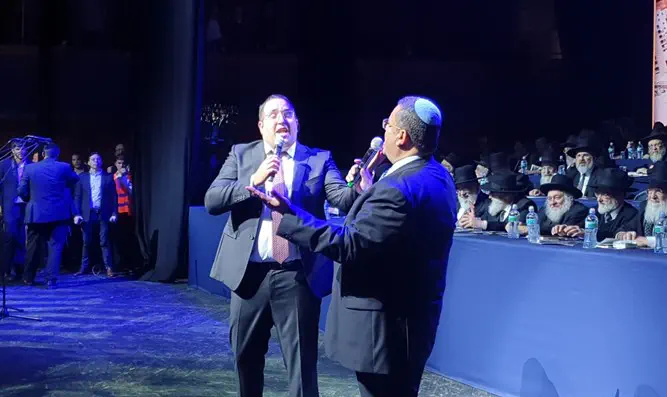 Watch: Jerusalem mayor's duet with Yosef Chaim Shwekey | Israel ...