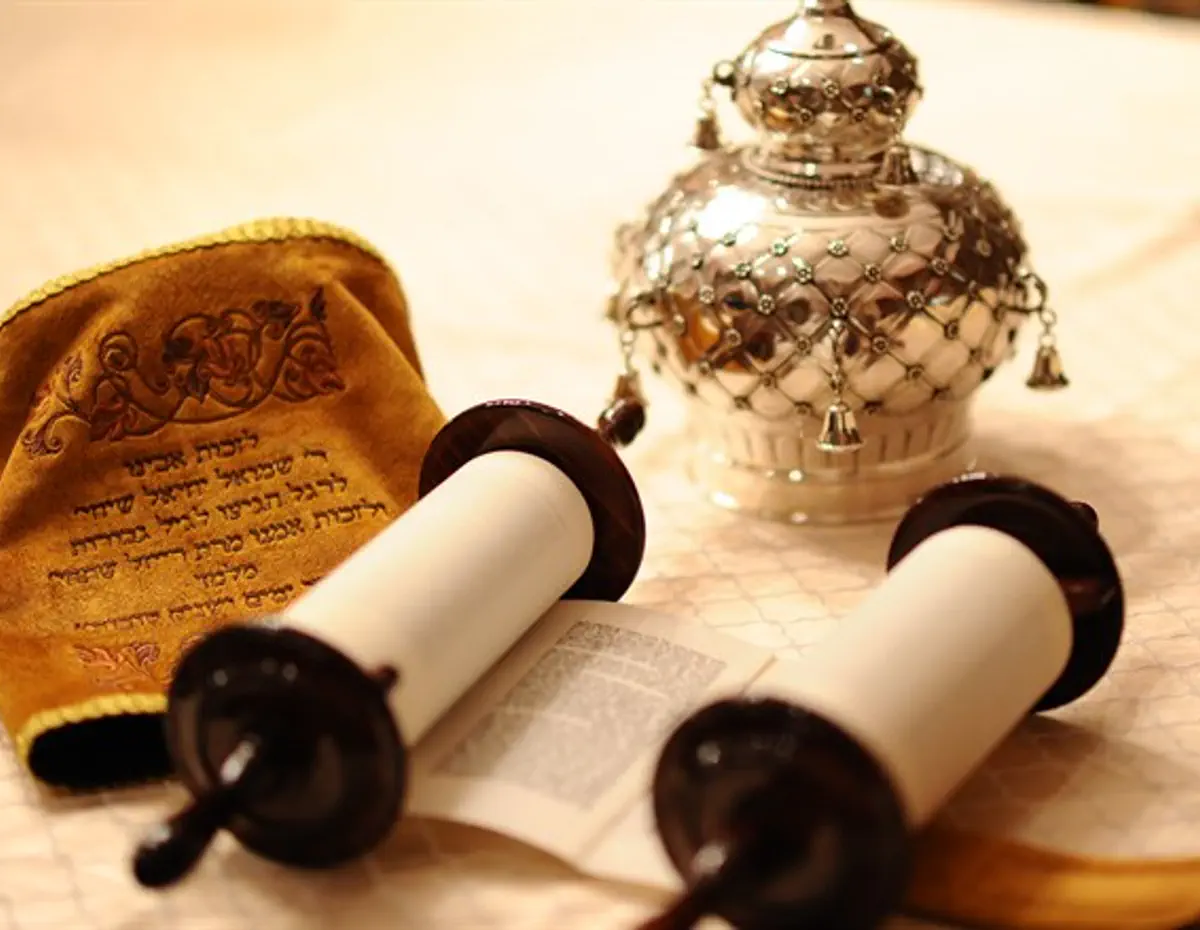 Two US museums to display Torah finials made by 18th-century ...