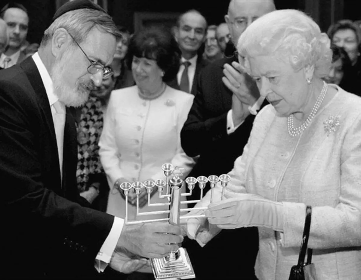 Her Majesty the Queen | Israel National News - Arutz Sheva