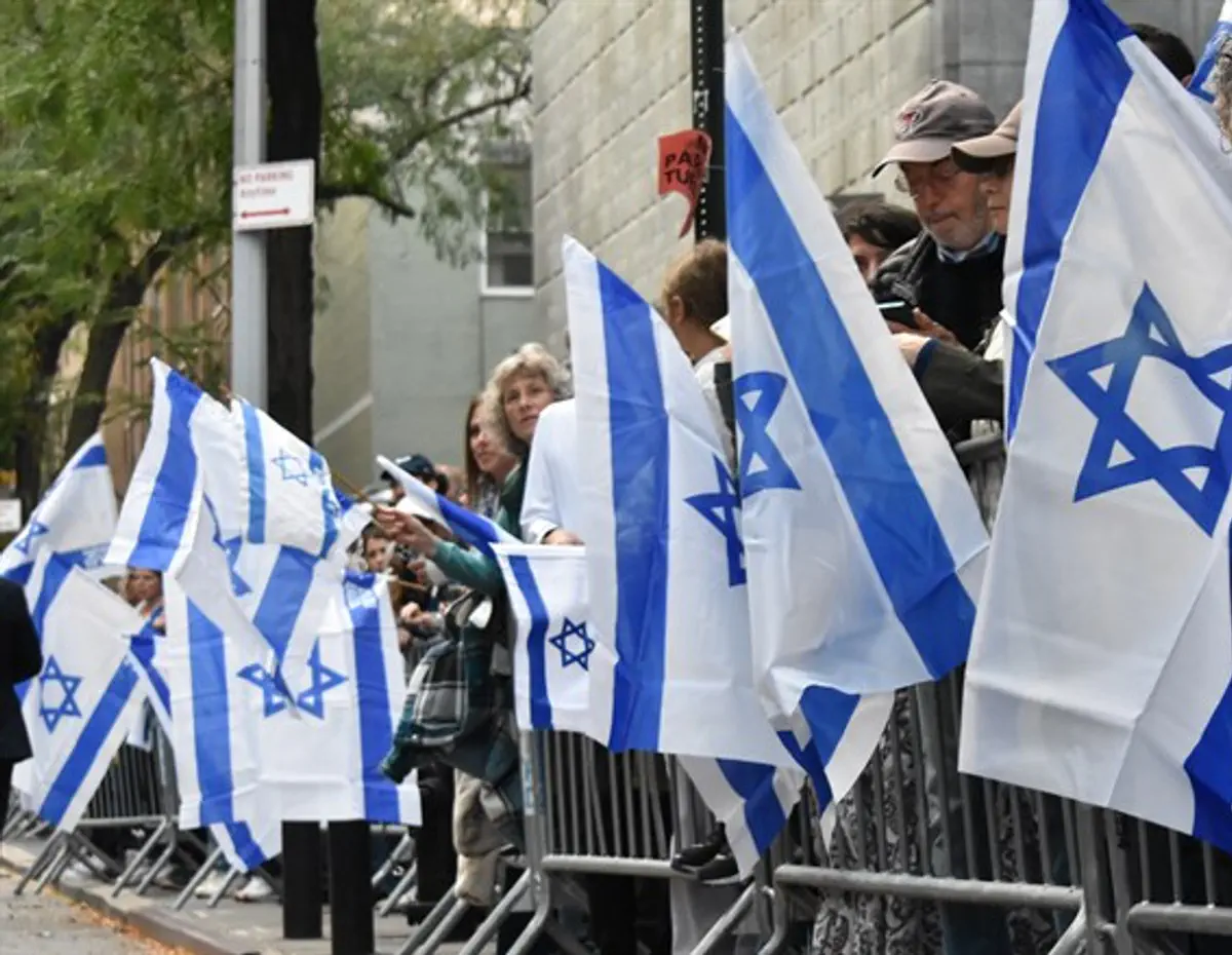 Thousands gather for pro-Israel rally near UN building in New York City ...