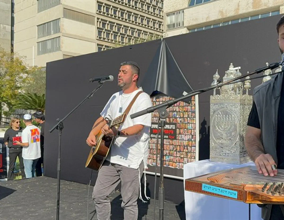 Ishay Ribo's new prayer for the hostages | Israel National News - Arutz ...