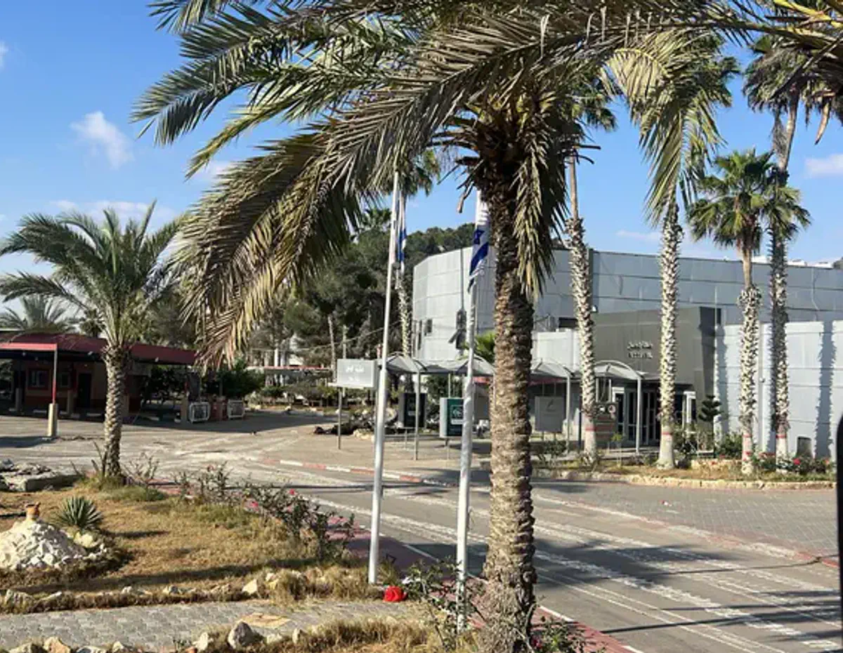 Watch: Armored vehicle and Israeli flags at the Rafah Crossing | Israel ...