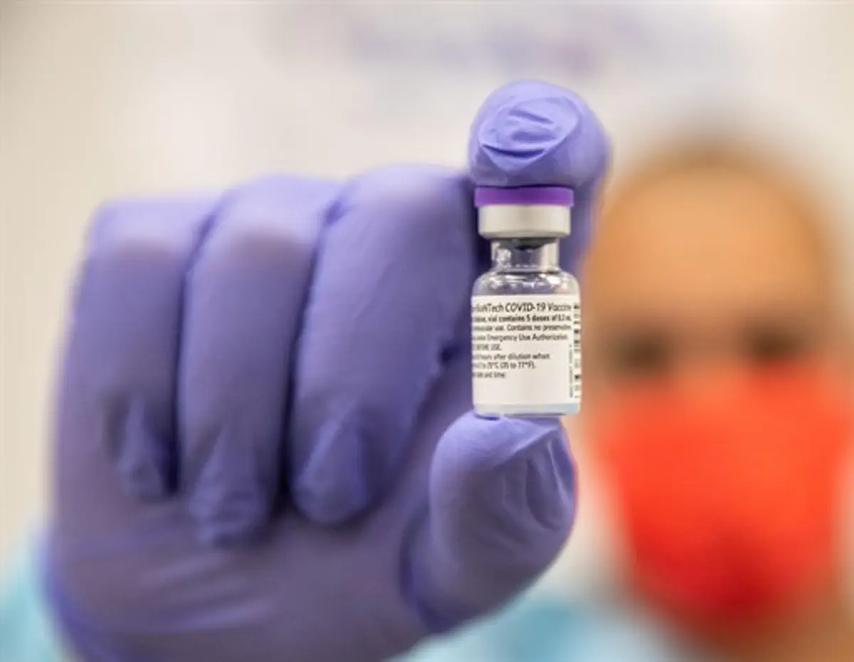 Pfizer's oral COVID-19 drug enters early trials | Israel National News ...