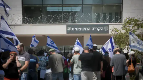 Detention of soldiers suspected of abuse of terrorist extended | Israel ...