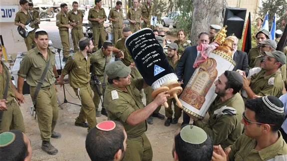 Who was the man named Hur? | Israel National News