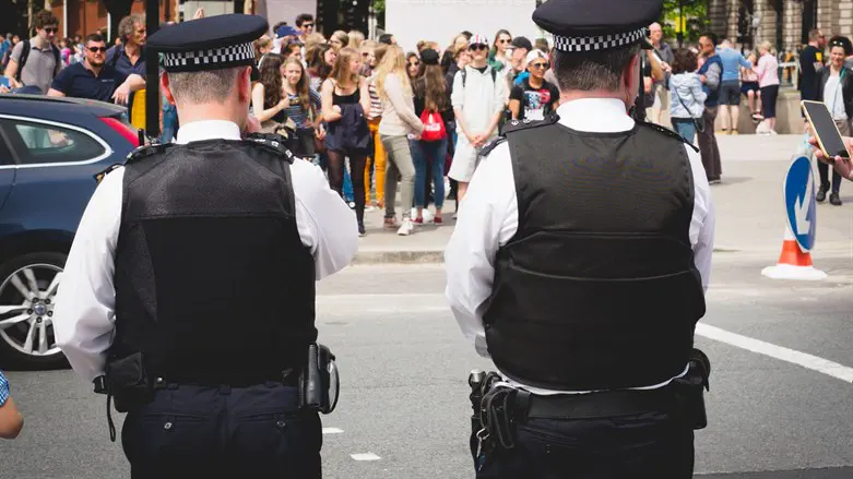 Jewish schools in London to remain closed until next week due to ...