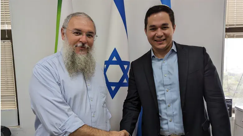 MK Illouz visits Gush Etzion | Israel National News - Arutz Sheva