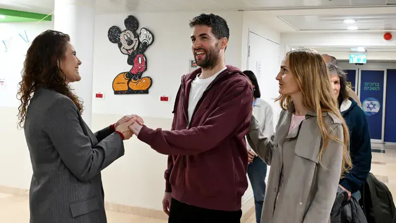 Sagui Dekel Chen invites Prime Minister to Nir Oz; We'll walk together ...