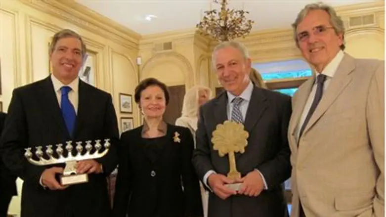 Former Jewish Ambassador Honored | Israel National News - Arutz Sheva