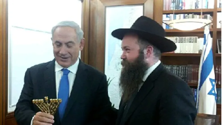 Chabad Brings Hanukkah Message to PM Netanyahu | Israel National News ...