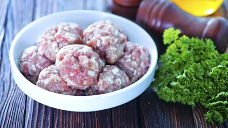 Chicken mince balls in vegetable sauce | Israel National News